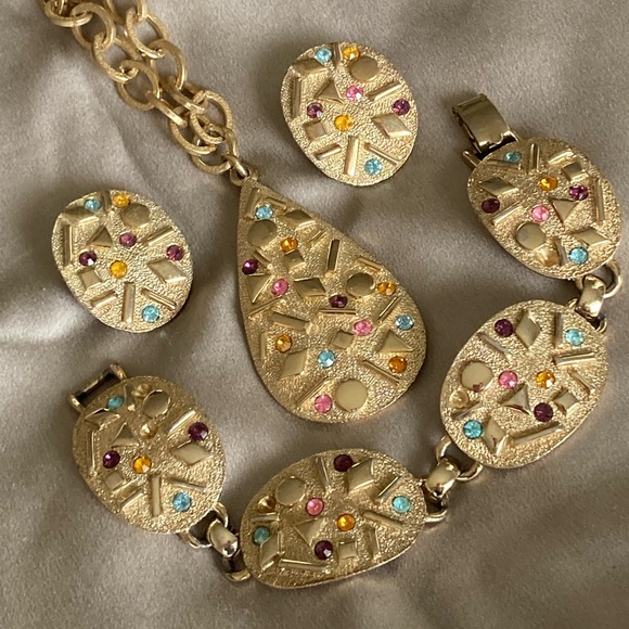 Sarah Coventry | Jewelry | Vintage Antique Sarah Coventry Jewelry Set ...